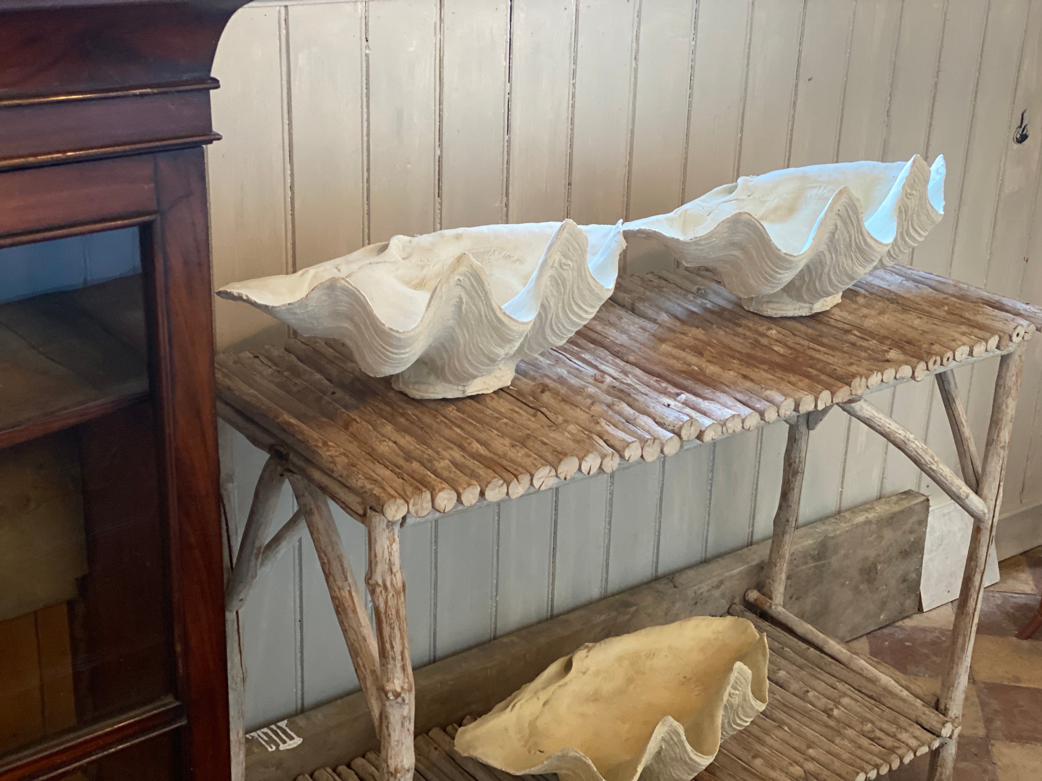 Medium composite stone clam shells